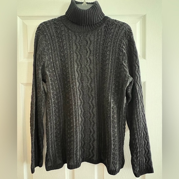 eight eight eight | Sweaters | Euc Eight Eight Eight Black Turtleneck ...